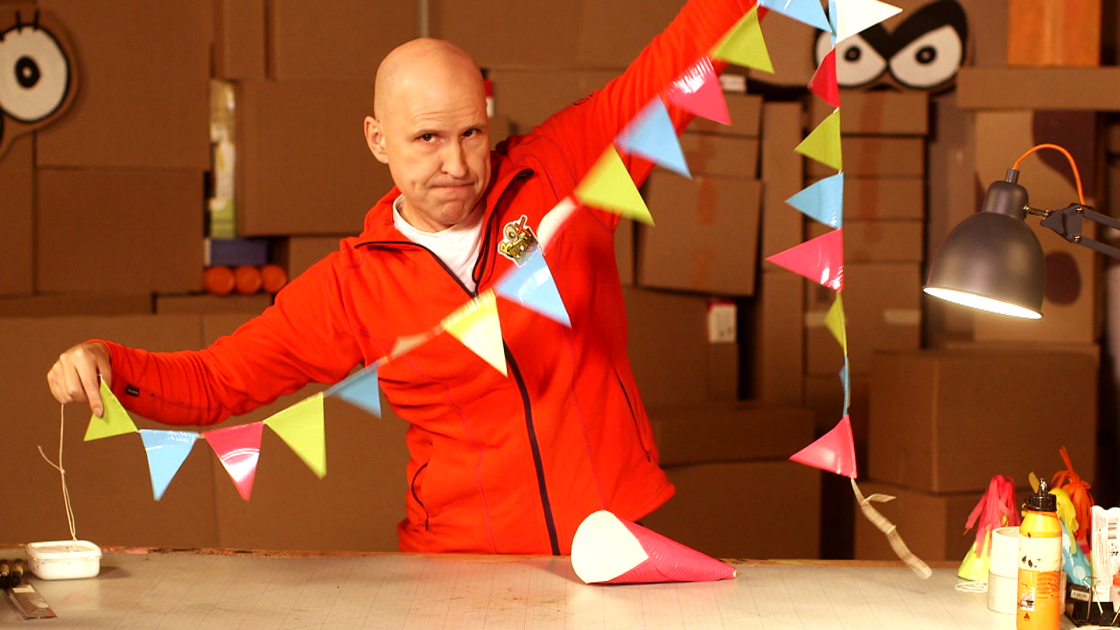 Box Yourself Minis - S2E70 - Colourful Party Decoration | Knowledge Kids